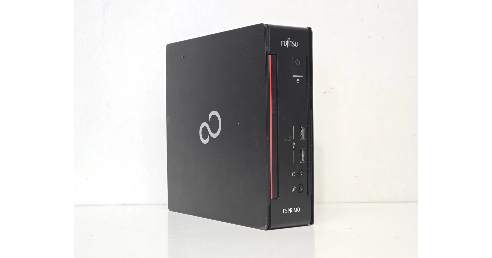 Fujitsu ESPRIMO Q556 Mini PC, Intel® Core™ i5-7500T Processor, 16GB DDR4, 256GB SSD, DVD Író ...