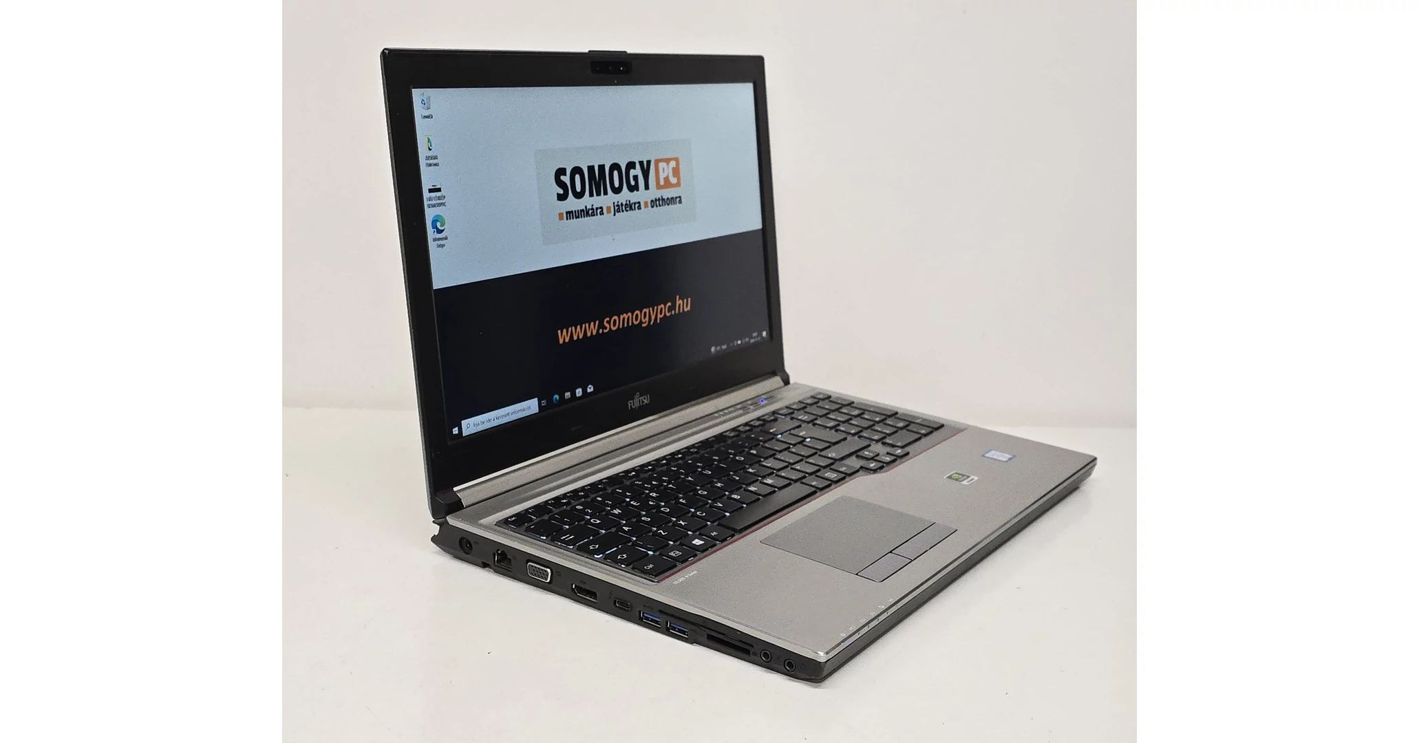 Szépséghibás, Fujitsu Celsius H770 Notebook/Laptop, 15,6 FHD IPS ...