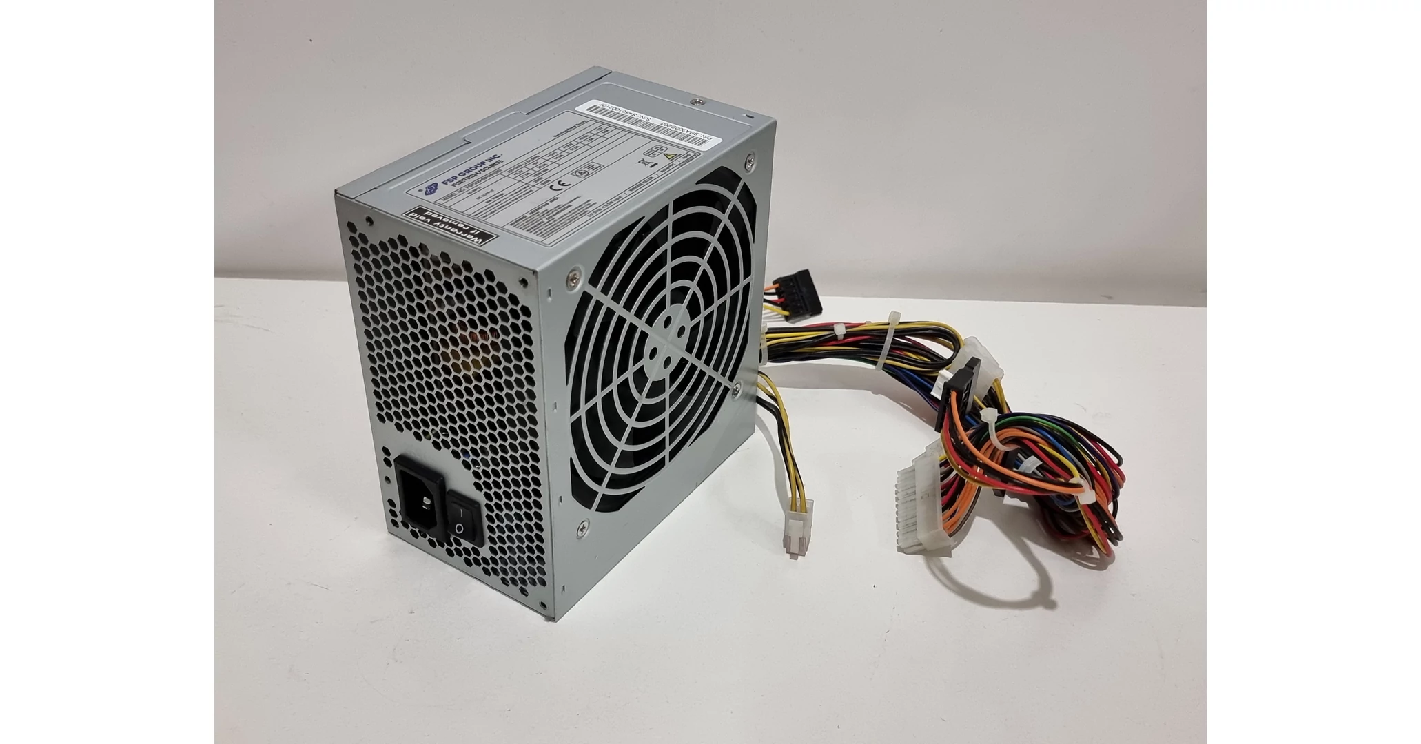 Eladó tápegység - FSP300-60HHN(85) 300W 85+ Bronze ATX Tápegység- Somogy PC